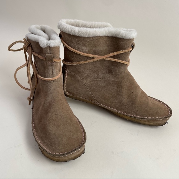 Clarks | Shoes | Clarks Oakwood Faraway Plateau Tan Suede Ankle ...